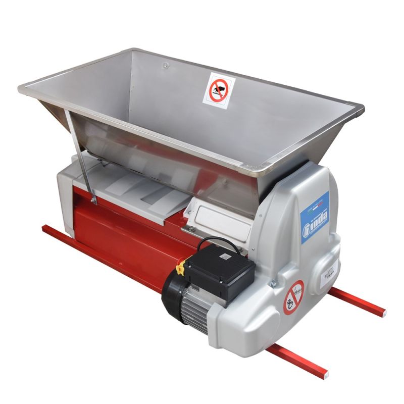 Electric grape pressing machine with Inox separation and e E